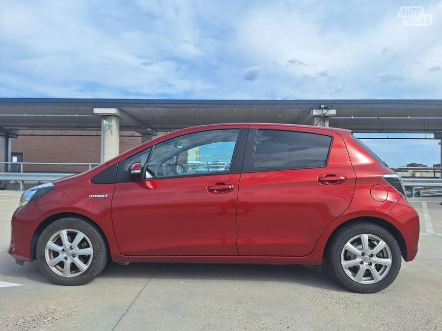 Red Toyota Yaris 2014 in Vilnius, with an engine capacity of 1.50 L and mileage of 72 thousand km for 8900 €, photo 7 on AUTOMOTO.COM.LV