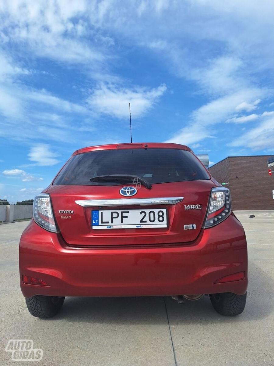 Red Toyota Yaris 2014 in Vilnius, with an engine capacity of 1.50 L and mileage of 72 thousand km for 8900 €, photo 9 on AUTOMOTO.COM.LV