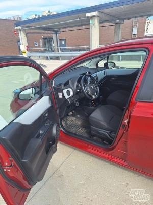 Red Toyota Yaris 2014 in Vilnius, with an engine capacity of 1.50 L and mileage of 72 thousand km for 8900 €, photo 10 on AUTOMOTO.COM.LV