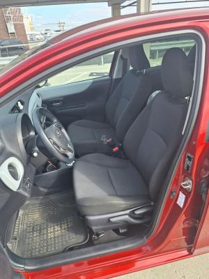 Red Toyota Yaris 2014 in Vilnius, with an engine capacity of 1.50 L and mileage of 72 thousand km for 8900 €, photo 11 on AUTOMOTO.COM.LV