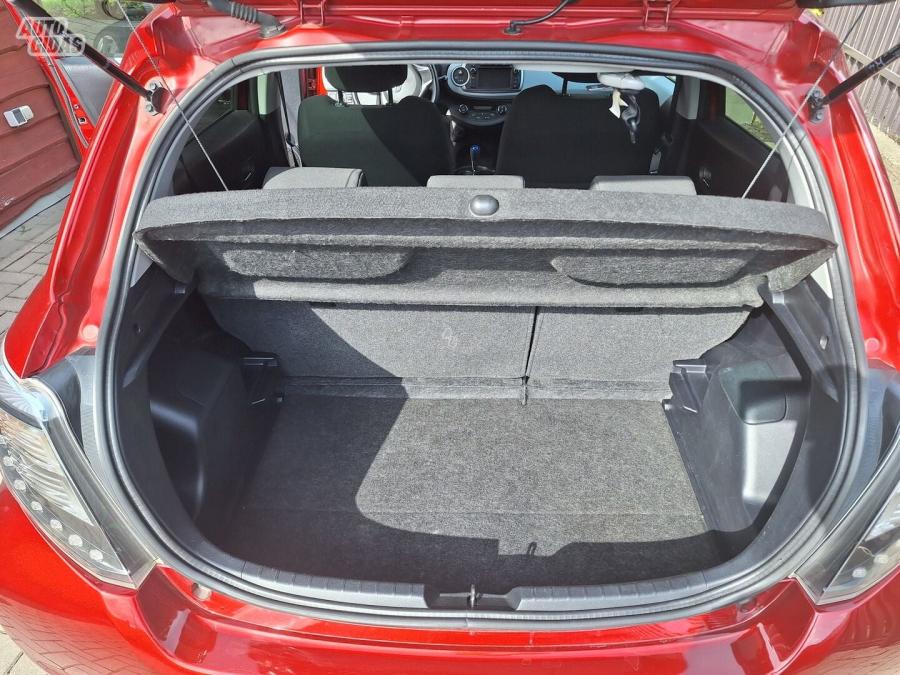 Red Toyota Yaris 2014 in Vilnius, with an engine capacity of 1.50 L and mileage of 72 thousand km for 8900 €, photo 15 on AUTOMOTO.COM.LV