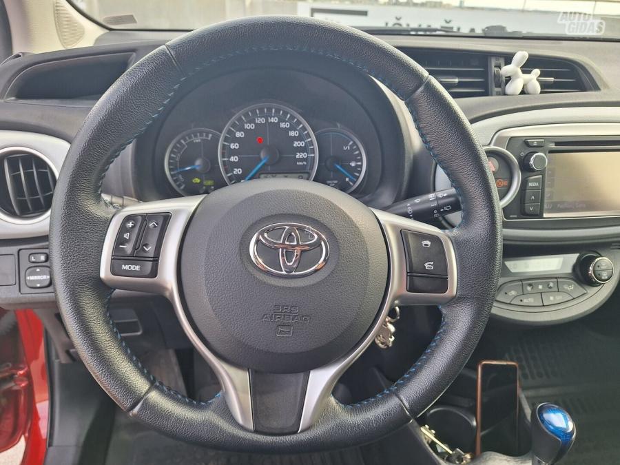 Red Toyota Yaris 2014 in Vilnius, with an engine capacity of 1.50 L and mileage of 72 thousand km for 8900 €, photo 22 on AUTOMOTO.COM.LV