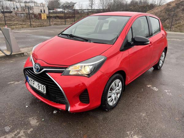 Red Toyota Yaris 2015 in Kaunas, with an engine capacity of 1.50 L and mileage of 128 thousand km for 7150 €, photo 2 on AUTOMOTO.COM.LV