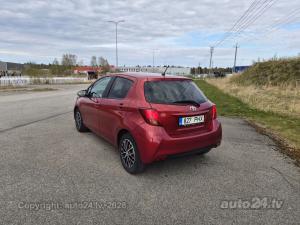 Sarkans Toyota Yaris 2015 Tallina, ar dzinēja tilpumu 1.30 L un nobraukumu 127 tūkst. km par 7300 €, foto 5 vietnē AUTOMOTO.COM.LV