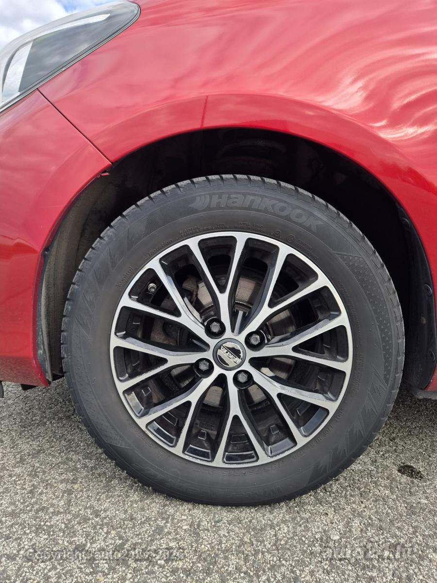 Sarkans Toyota Yaris 2015 Tallina, ar dzinēja tilpumu 1.30 L un nobraukumu 127 tūkst. km par 7300 €, foto 6 vietnē AUTOMOTO.COM.LV