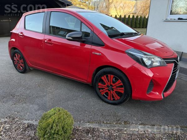 Sarkans Toyota Yaris 2015 Rīga, ar dzinēja tilpumu 1.50 L un nobraukumu 151 tūkst. km par 6999 €, foto 4 vietnē AUTOMOTO.COM.LV