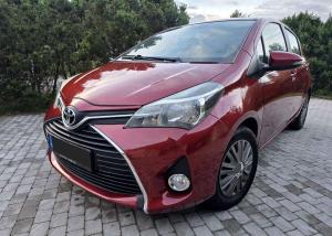Sarkans Toyota Yaris 2015 Utena, ar dzinēja tilpumu 1.33 L un nobraukumu 138 tūkst. km par 6200 €, foto  vietnē AUTOMOTO.COM.LV