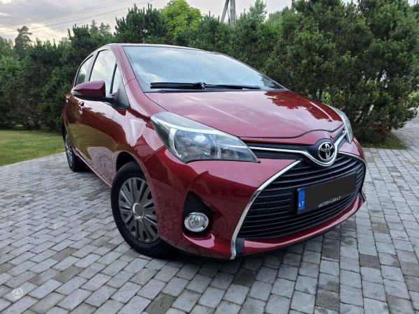 Red Toyota Yaris 2015 in Utena, with an engine capacity of 1.33 L and mileage of 138 thousand km for 6200 €, photo 2 on AUTOMOTO.COM.LV