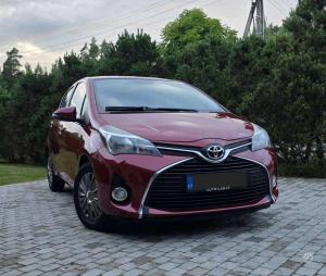 Red Toyota Yaris 2015 in Utena, with an engine capacity of 1.33 L and mileage of 138 thousand km for 6200 €, photo 19 on AUTOMOTO.COM.LV