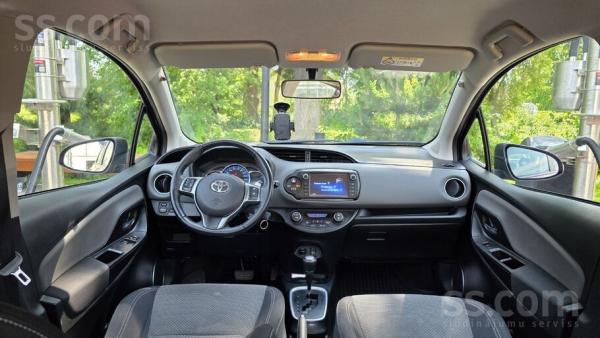 Sarkans Toyota Yaris 2015 Rīga, ar dzinēja tilpumu 1.50 L un nobraukumu 52 tūkst. km par 11911 €, foto 8 vietnē AUTOMOTO.COM.LV