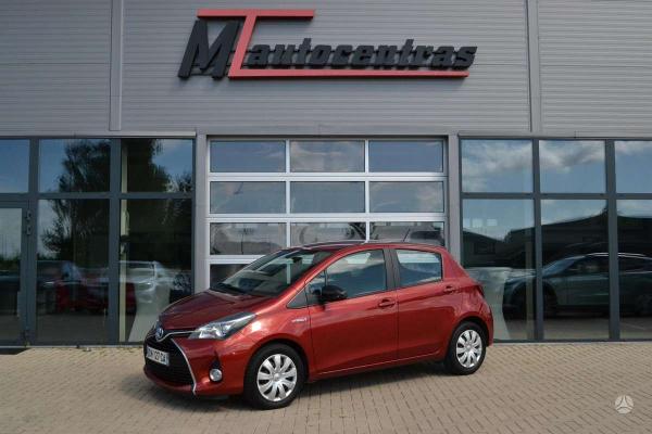 Sarkans Toyota Yaris 2015 Viļņa, ar dzinēja tilpumu 1.50 L un nobraukumu 256 tūkst. km par 8500 €, foto 1 vietnē AUTOMOTO.COM.LV
