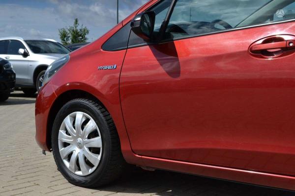 Sarkans Toyota Yaris 2015 Viļņa, ar dzinēja tilpumu 1.50 L un nobraukumu 256 tūkst. km par 8500 €, foto 8 vietnē AUTOMOTO.COM.LV