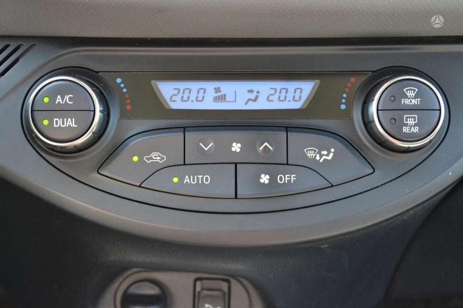 Красный Тойота Ярис 2015 в Вильнюс, объемом двигателя 1.50 л и пробегом 256 тыс. км за 8500 €, фото 48 на AUTOMOTO.COM.LV