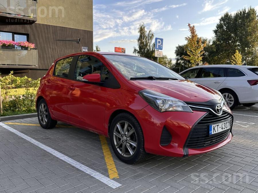 Sarkans Toyota Yaris 2015 Rīga, ar dzinēja tilpumu 1.50 L un nobraukumu 95 tūkst. km par 7500 €, foto 1 vietnē AUTOMOTO.COM.LV