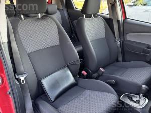 Sarkans Toyota Yaris 2015 Rīga, ar dzinēja tilpumu 1.50 L un nobraukumu 95 tūkst. km par 7500 €, foto 6 vietnē AUTOMOTO.COM.LV