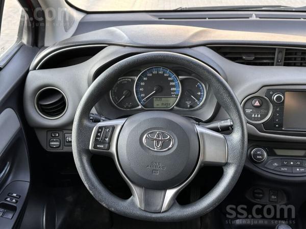 Red Toyota Yaris 2015 in Riga, with an engine capacity of 1.50 L and mileage of 95 thousand km for 7500 €, photo 7 on AUTOMOTO.COM.LV