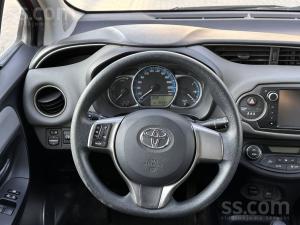 Sarkans Toyota Yaris 2015 Rīga, ar dzinēja tilpumu 1.50 L un nobraukumu 95 tūkst. km par 7500 €, foto 8 vietnē AUTOMOTO.COM.LV