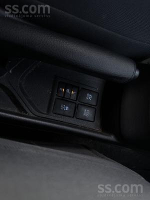 Sarkans Toyota Yaris 2015 Rīga, ar dzinēja tilpumu 1.50 L un nobraukumu 95 tūkst. km par 7500 €, foto 10 vietnē AUTOMOTO.COM.LV