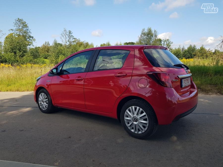 Red Toyota Yaris 2015 in Vilnius, with an engine capacity of 1.50 L and mileage of 178 thousand km for 7200 €, photo 4 on AUTOMOTO.COM.LV