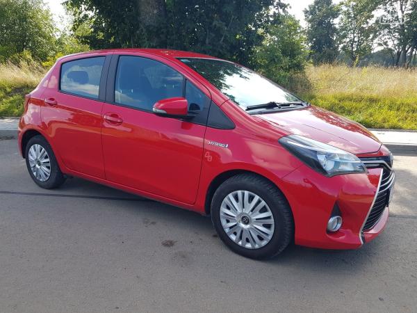 Sarkans Toyota Yaris 2015 Viļņa, ar dzinēja tilpumu 1.50 L un nobraukumu 178 tūkst. km par 7200 €, foto 5 vietnē AUTOMOTO.COM.LV