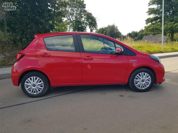 Sarkans Toyota Yaris 2015 Viļņa, ar dzinēja tilpumu 1.50 L un nobraukumu 178 tūkst. km par 7200 €, foto 6 vietnē AUTOMOTO.COM.LV