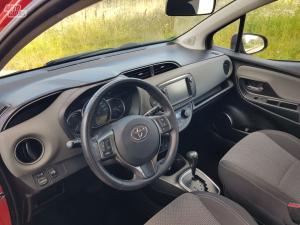 Red Toyota Yaris 2015 in Vilnius, with an engine capacity of 1.50 L and mileage of 178 thousand km for 7200 €, photo 10 on AUTOMOTO.COM.LV