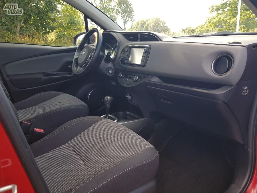 Red Toyota Yaris 2015 in Vilnius, with an engine capacity of 1.50 L and mileage of 178 thousand km for 7200 €, photo 12 on AUTOMOTO.COM.LV