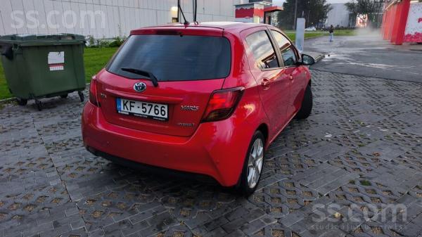 Red Toyota Yaris 2015 in Riga, with an engine capacity of 1.50 L and mileage of 204 thousand km for 7200 €, photo 5 on AUTOMOTO.COM.LV