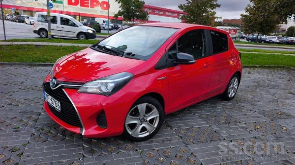 Red Toyota Yaris 2015 in Riga, with an engine capacity of 1.50 L and mileage of 204 thousand km for 7200 €, photo 7 on AUTOMOTO.COM.LV