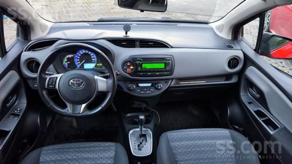 Red Toyota Yaris 2015 in Riga, with an engine capacity of 1.50 L and mileage of 204 thousand km for 7200 €, photo 11 on AUTOMOTO.COM.LV