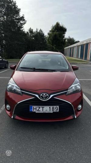 Sarkans Toyota Yaris 2015 Viļņa, ar dzinēja tilpumu 1.33 L un nobraukumu 148 tūkst. km par 8500 €, foto 3 vietnē AUTOMOTO.COM.LV