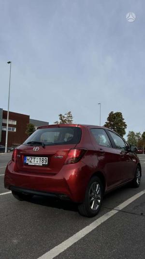 Sarkans Toyota Yaris 2015 Viļņa, ar dzinēja tilpumu 1.33 L un nobraukumu 148 tūkst. km par 8500 €, foto 6 vietnē AUTOMOTO.COM.LV