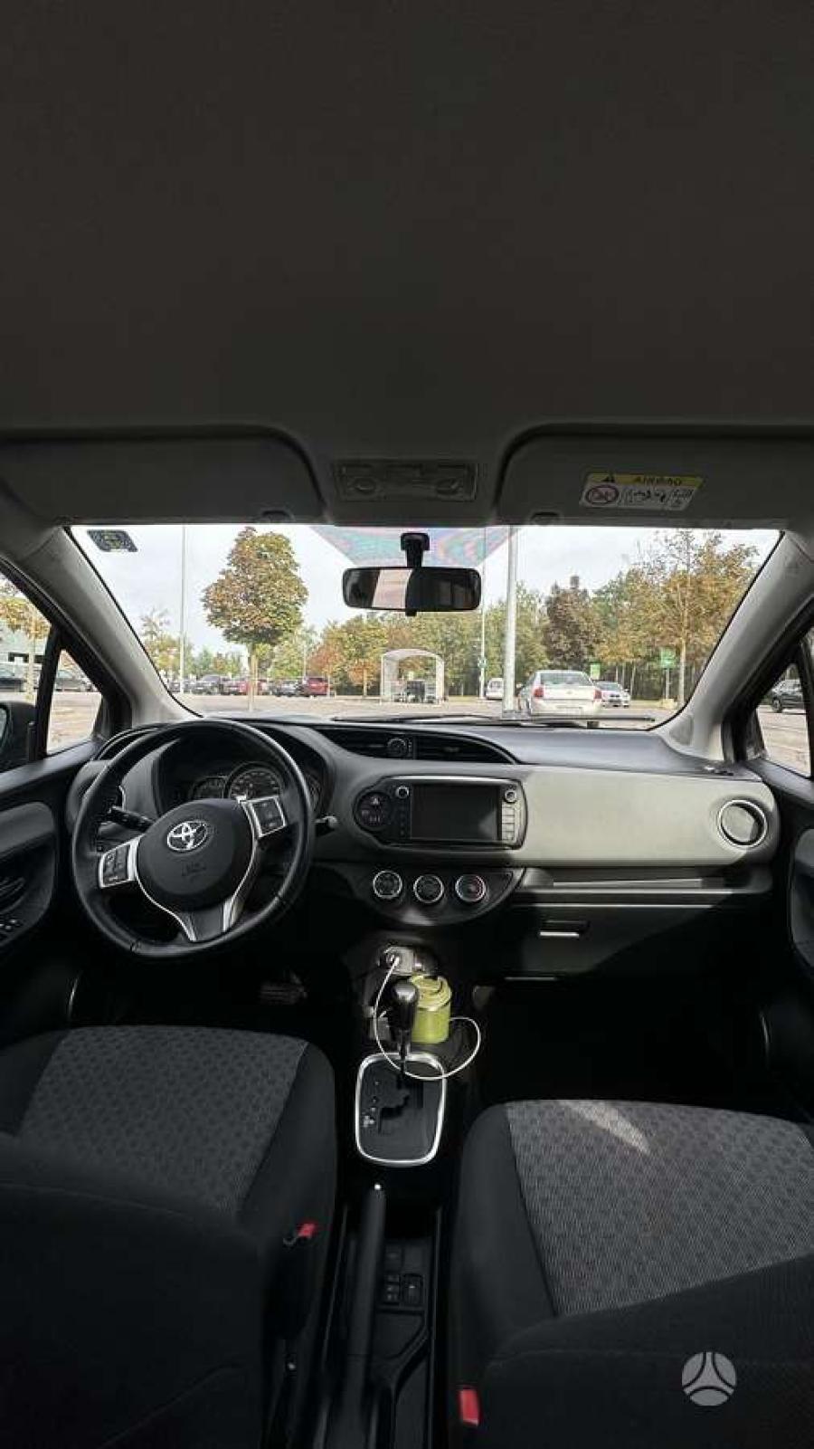 Sarkans Toyota Yaris 2015 Viļņa, ar dzinēja tilpumu 1.33 L un nobraukumu 148 tūkst. km par 8500 €, foto 7 vietnē AUTOMOTO.COM.LV