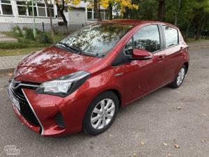 Красный Тойота Ярис 2015 в Тельшяй, объемом двигателя 1.50 л и пробегом 135 тыс. км за 10000 €, фото 5 на AUTOMOTO.COM.LV