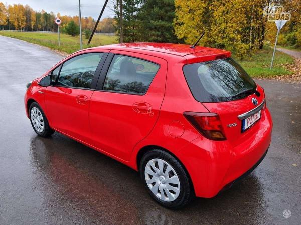 Sarkans Toyota Yaris 2015 Viļņa, ar dzinēja tilpumu 1.50 L un nobraukumu 299 tūkst. km par 7300 €, foto 9 vietnē AUTOMOTO.COM.LV