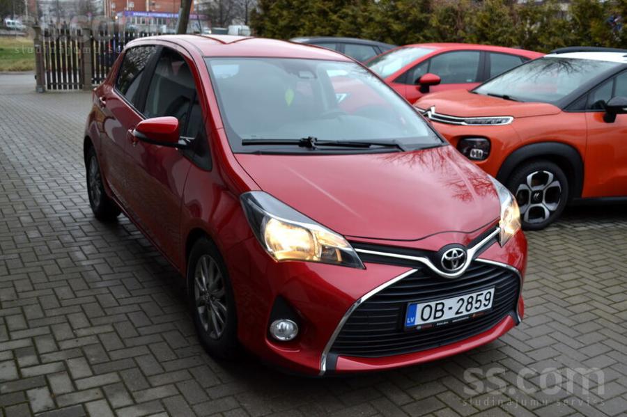 Sarkans Toyota Yaris 2016 Rīga, ar dzinēja tilpumu 1.30 L un nobraukumu 117 tūkst. km par 8700 €, foto 2 vietnē AUTOMOTO.COM.LV