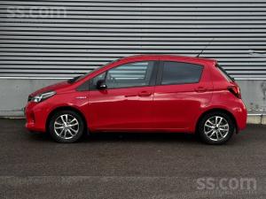 Red Toyota Yaris 2016 in Riga, with an engine capacity of 1.50 L and mileage of 232 thousand km for 6700 €, photo 2 on AUTOMOTO.COM.LV