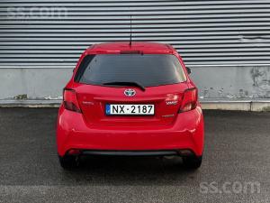 Red Toyota Yaris 2016 in Riga, with an engine capacity of 1.50 L and mileage of 232 thousand km for 6700 €, photo 4 on AUTOMOTO.COM.LV