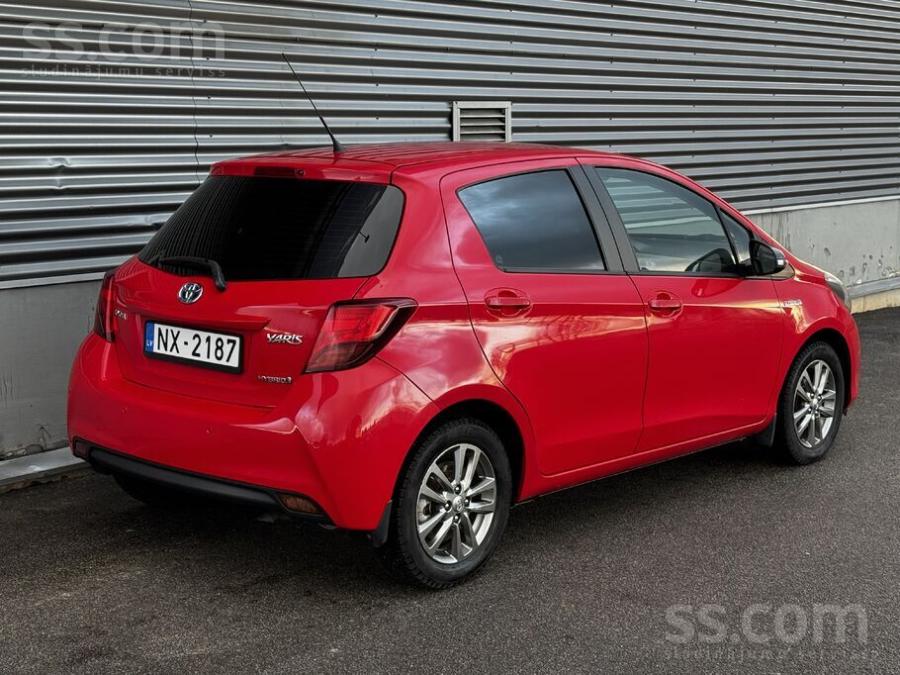 Red Toyota Yaris 2016 in Riga, with an engine capacity of 1.50 L and mileage of 232 thousand km for 6700 €, photo 5 on AUTOMOTO.COM.LV