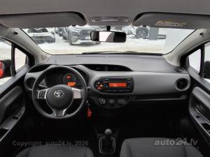 Sarkans Toyota Yaris 2016 Tallina, ar dzinēja tilpumu 1.00 L un nobraukumu 36 tūkst. km par 9495 €, foto 8 vietnē AUTOMOTO.COM.LV