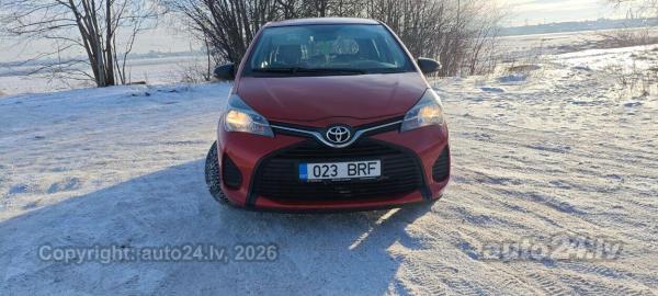 Sarkans Toyota Yaris 2016 Tallina, ar dzinēja tilpumu 1.30 L un nobraukumu 111 tūkst. km par 7000 €, foto 2 vietnē AUTOMOTO.COM.LV