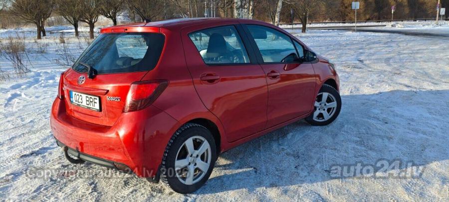 Red Toyota Yaris 2016 in Tallinn, with an engine capacity of 1.30 L and mileage of 111 thousand km for 7000 €, photo 7 on AUTOMOTO.COM.LV