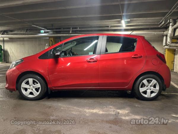 Red Toyota Yaris 2016 in Tallinn, with an engine capacity of 1.30 L and mileage of 111 thousand km for 6999 €, photo 5 on AUTOMOTO.COM.LV