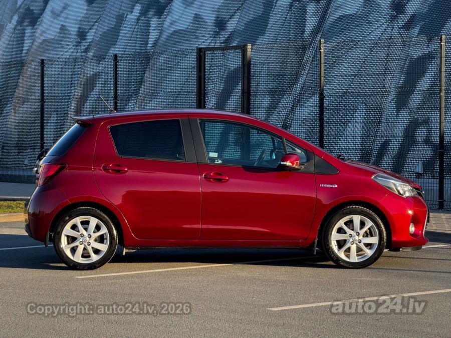 Sarkans Toyota Yaris 2016 Tallina, ar dzinēja tilpumu 1.50 L un nobraukumu 89 tūkst. km par 9700 €, foto 4 vietnē AUTOMOTO.COM.LV