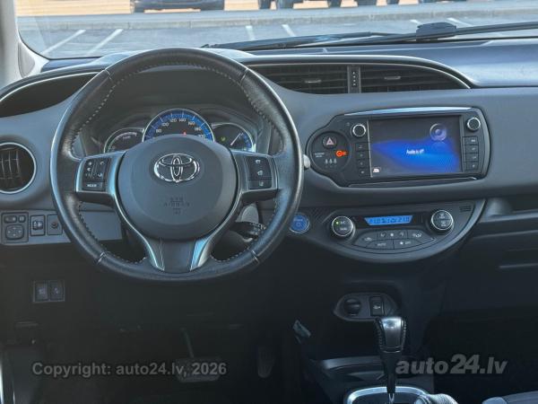 Sarkans Toyota Yaris 2016 Tallina, ar dzinēja tilpumu 1.50 L un nobraukumu 89 tūkst. km par 9700 €, foto 10 vietnē AUTOMOTO.COM.LV