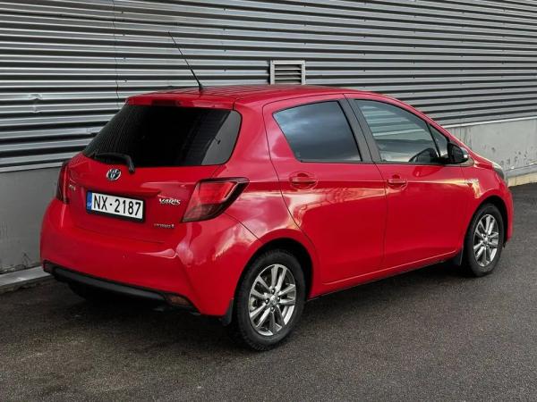 Red Toyota Yaris 2016 in Riga, with an engine capacity of 1.50 L and mileage of 232 thousand km for 5900 €, photo 5 on AUTOMOTO.COM.LV