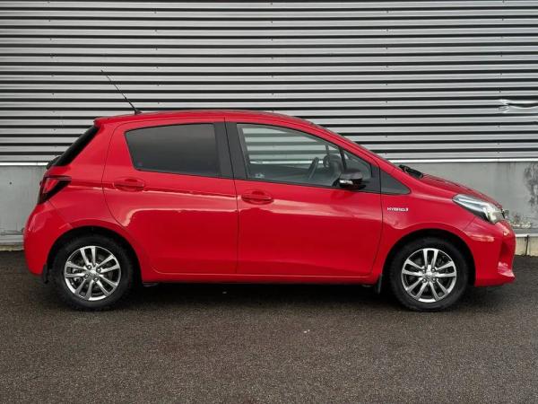 Red Toyota Yaris 2016 in Riga, with an engine capacity of 1.50 L and mileage of 232 thousand km for 5900 €, photo 6 on AUTOMOTO.COM.LV