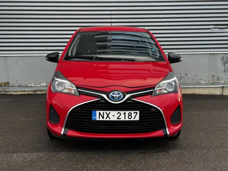 Red Toyota Yaris 2016 in Riga, with an engine capacity of 1.50 L and mileage of 232 thousand km for 5900 €, photo 9 on AUTOMOTO.COM.LV