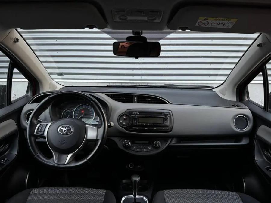Red Toyota Yaris 2016 in Riga, with an engine capacity of 1.50 L and mileage of 232 thousand km for 5900 €, photo 14 on AUTOMOTO.COM.LV