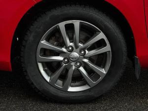Red Toyota Yaris 2016 in Riga, with an engine capacity of 1.50 L and mileage of 232 thousand km for 5900 €, photo 24 on AUTOMOTO.COM.LV